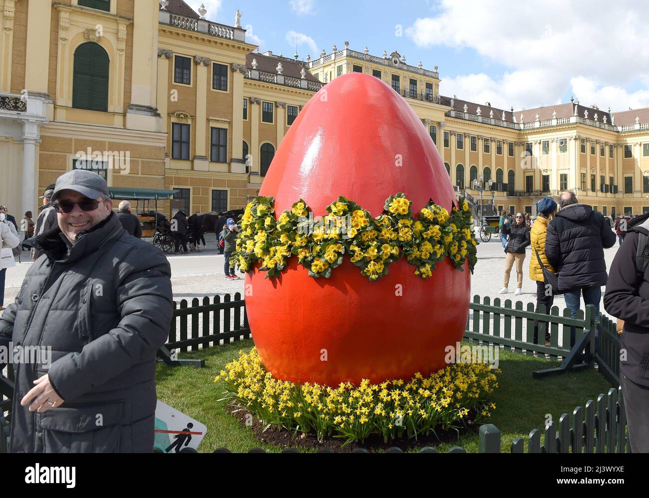 Vienna, Austria. 10th Apr, 2022. Sculpture of a giant Easter egg is ...