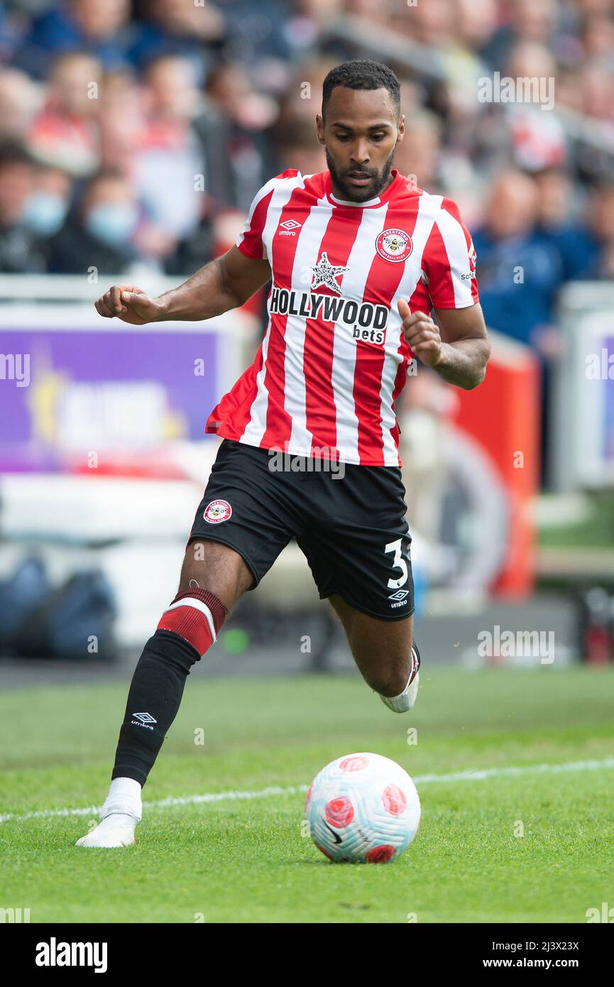 Brentford west ham london stadium hi-res stock photography and images ...