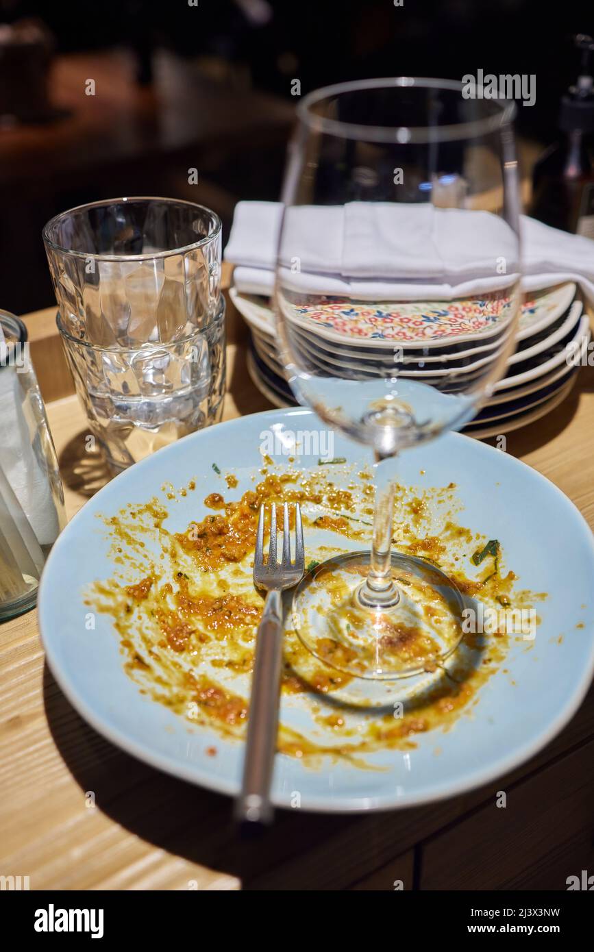 Leftover spaghetti bolognese hi-res stock photography and images - Alamy