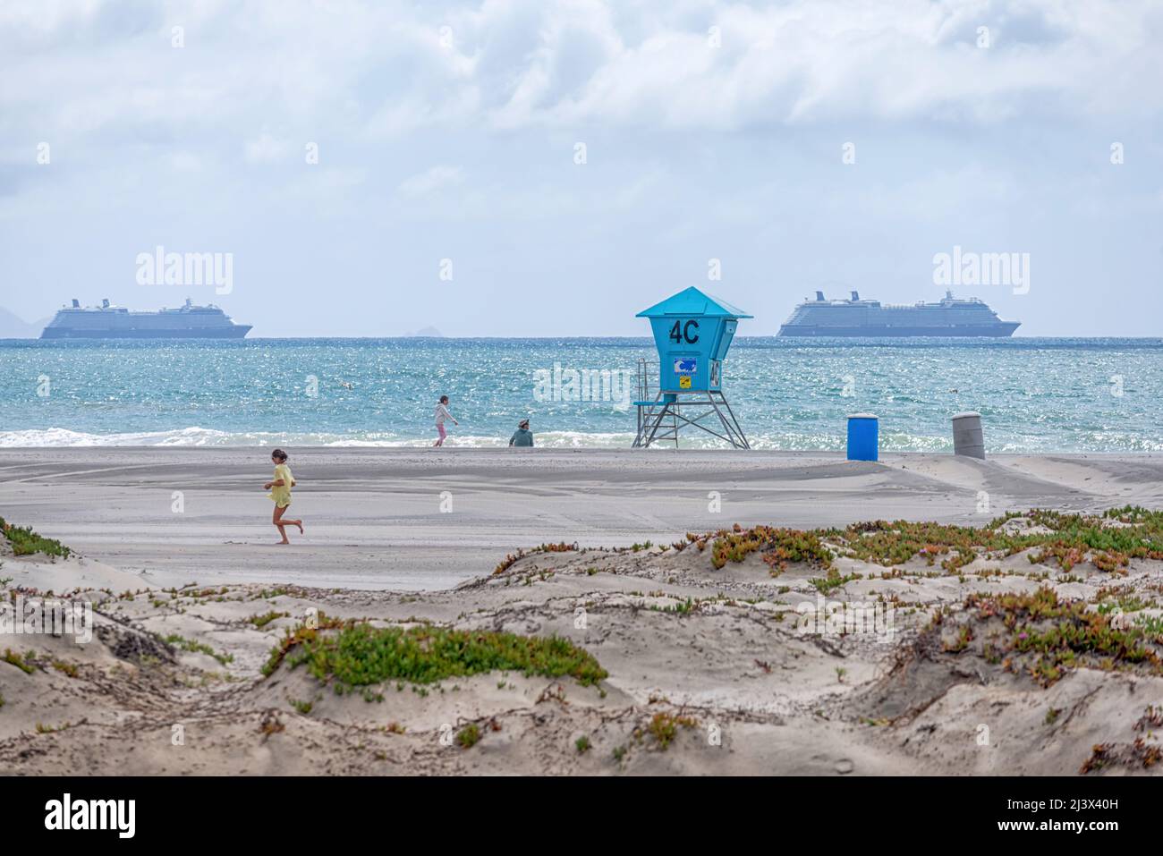 Scenic Spring afternoon with a view of Coronado Central Beach. Coronado ...