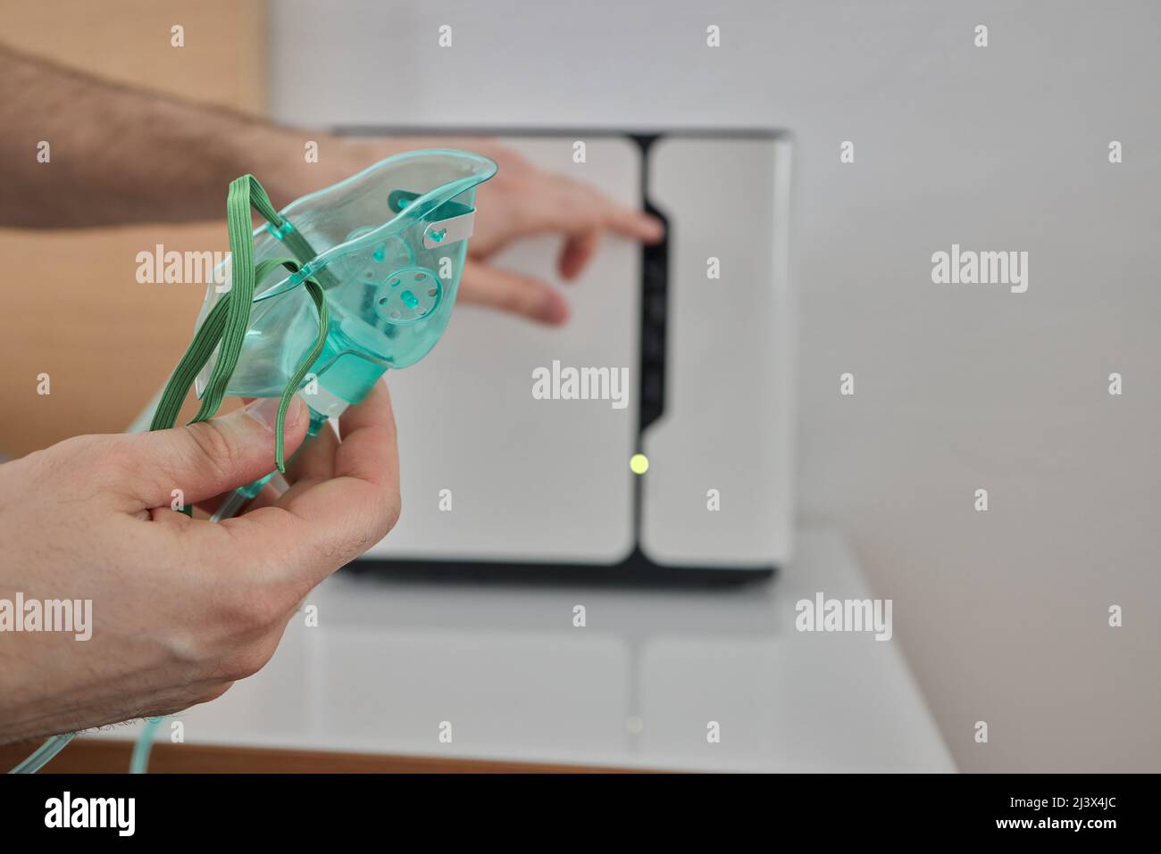 Medical Device Individual portable oxygen cylinder to put gas for ...