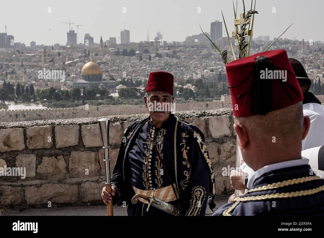 Jerusalem, Israel. 10th Apr, 2022. Thousands of Christian pilgrims ...