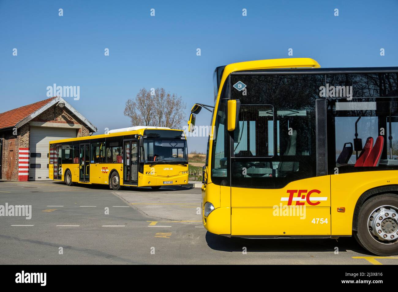 Rural TEC busses depot in Eghezee | Depot de bus Tec en zone rural ...