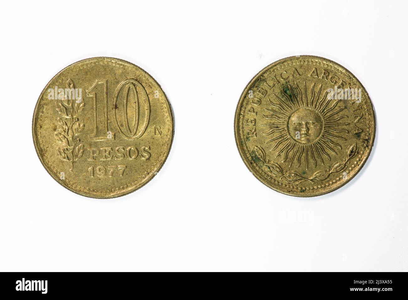 Argentine coin in detail, value ten pesos Stock Photo - Alamy