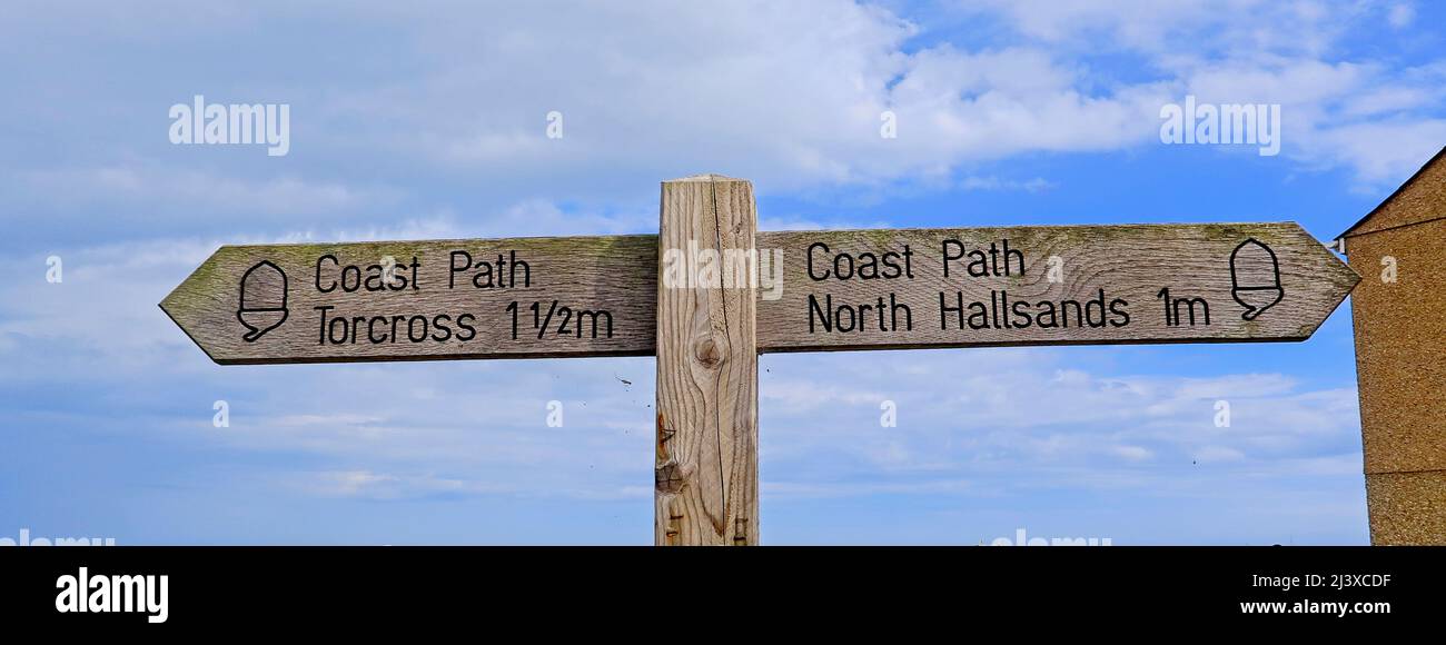Coastal Path sign at Beesands Stock Photo - Alamy