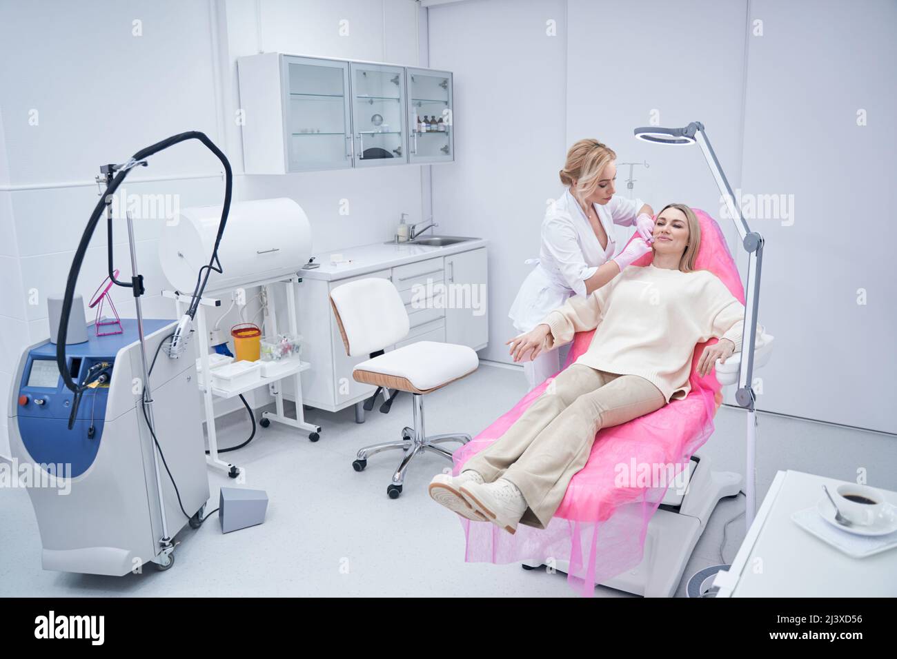 Smile lines hi-res stock photography and images - Alamy
