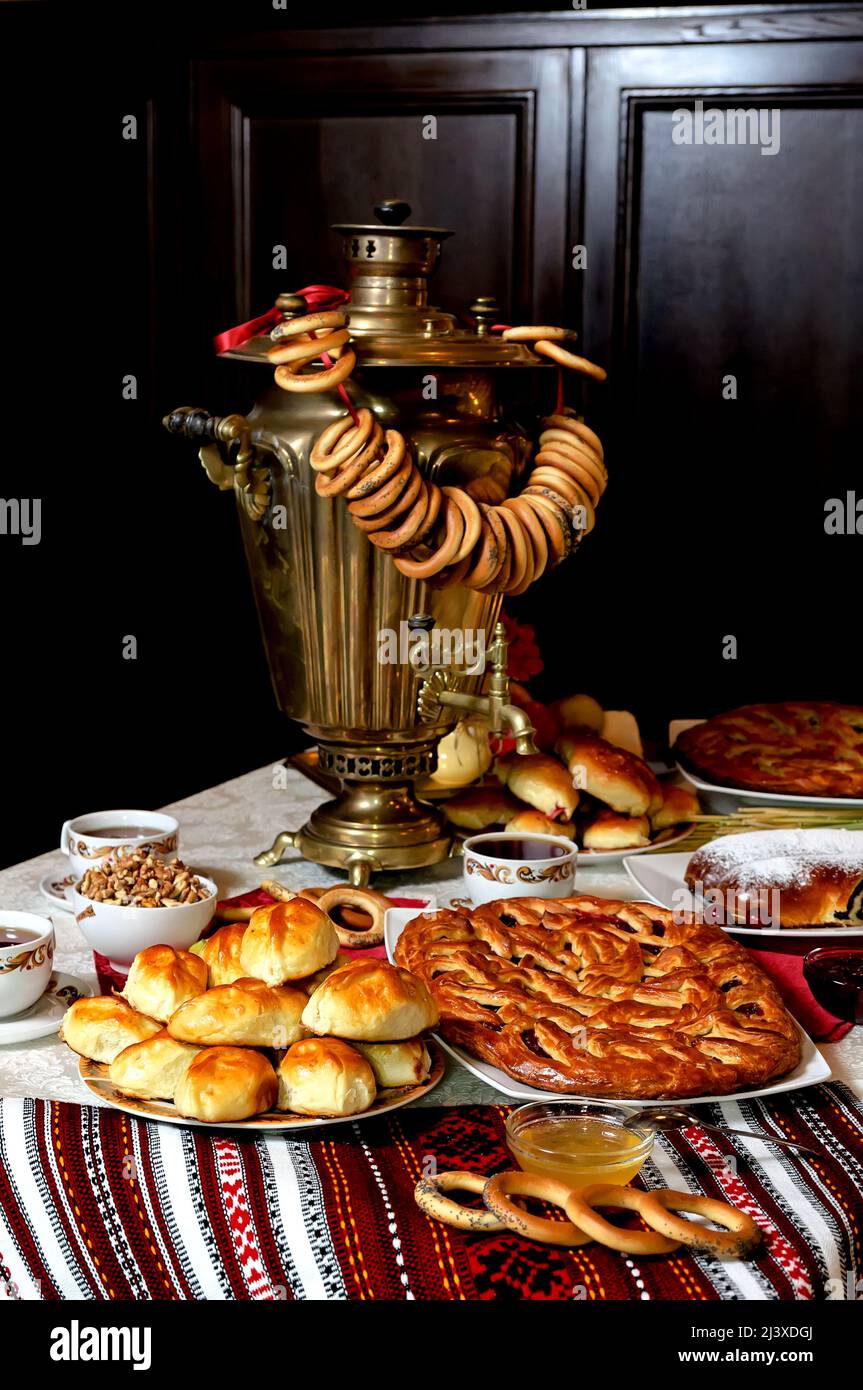 Samovar tea pies hi-res stock photography and images - Alamy