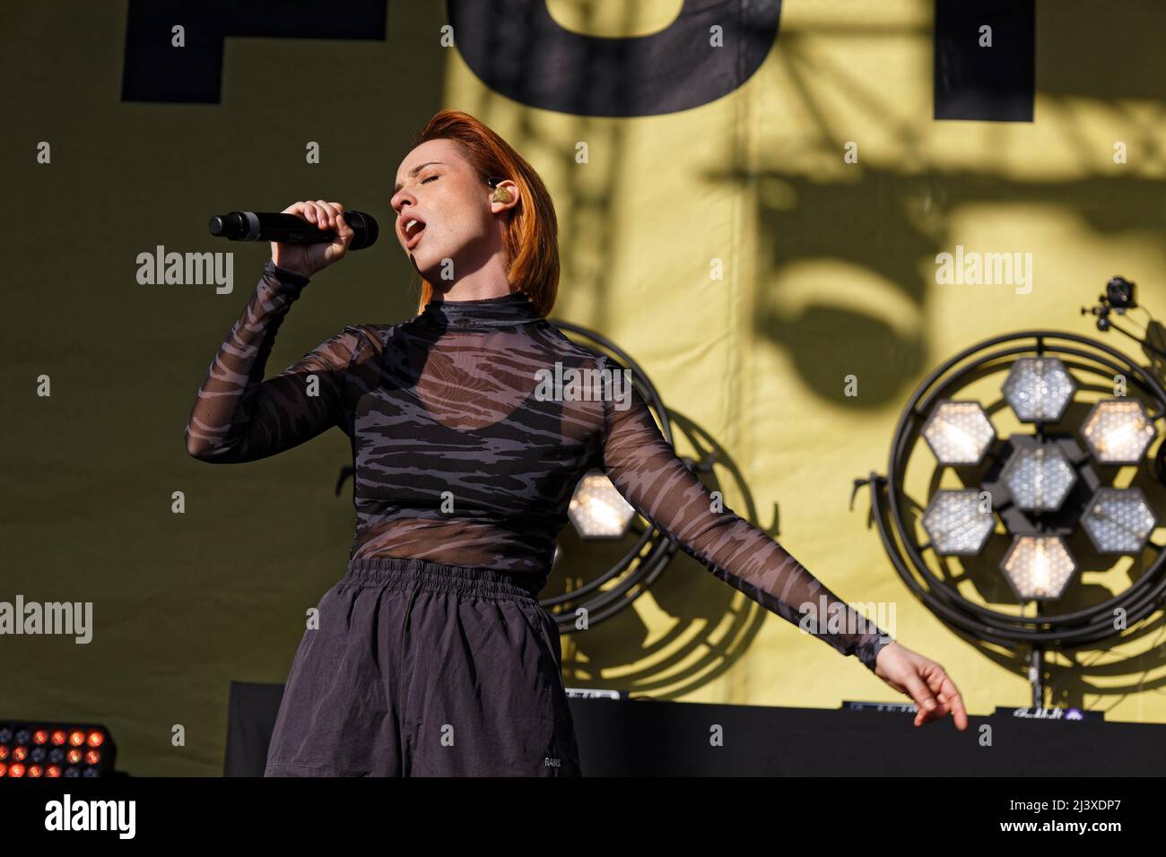 Paris, France. 9th Apr, 2022. Singer Suzane performs during the musical ...