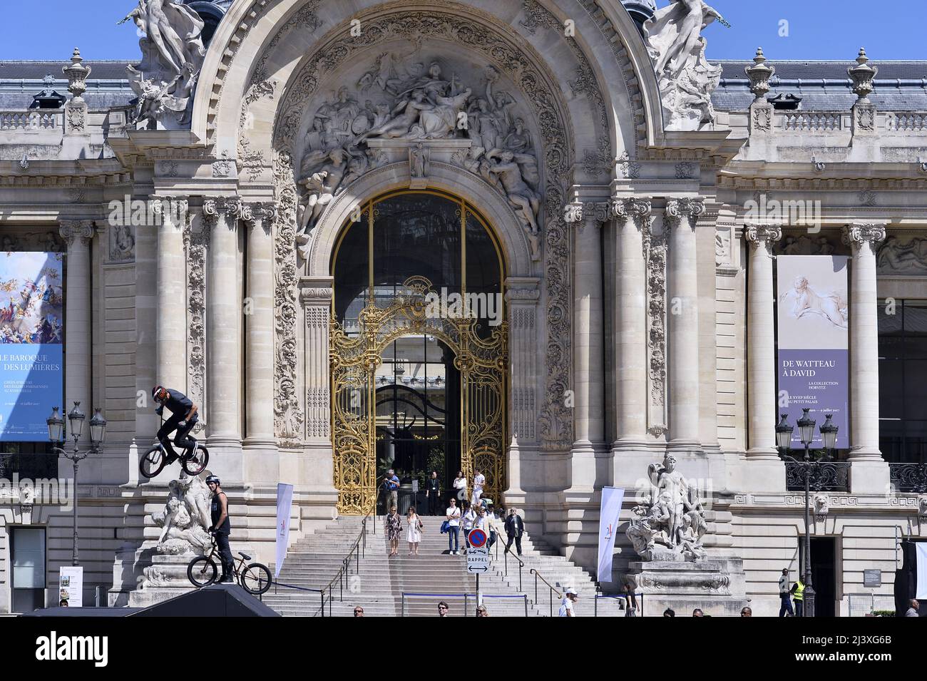 Petit palais museum entrance gallery hi-res stock photography and ...