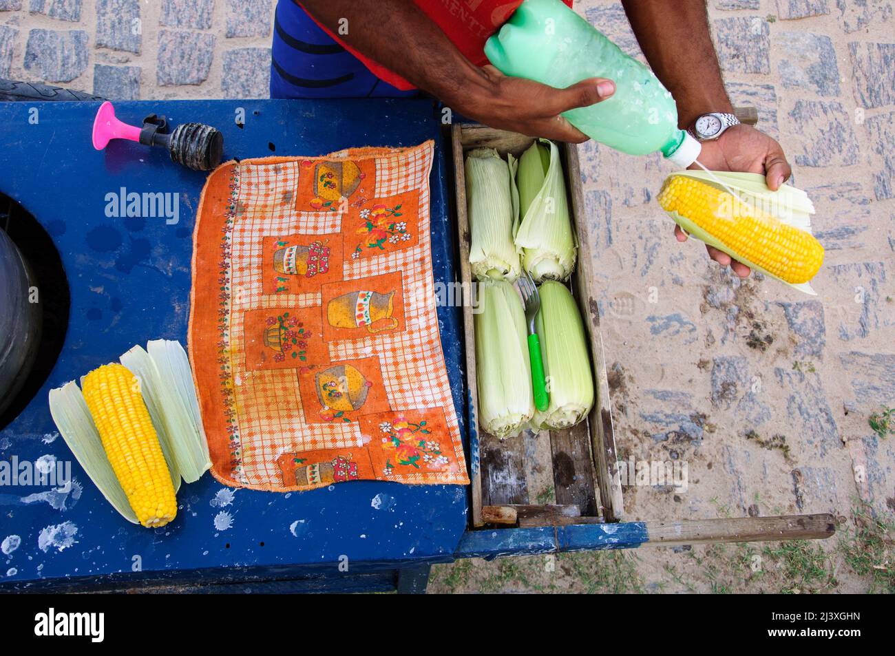 Street food boiled corn hi-res stock photography and images - Alamy