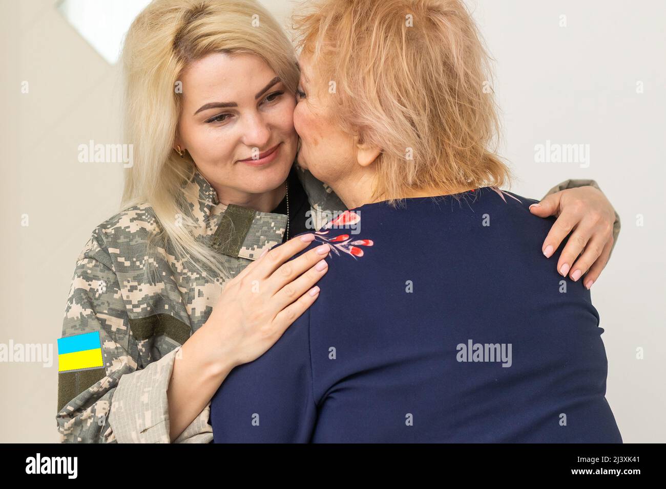 Ukrainian military woman with mother Stock Photo - Alamy