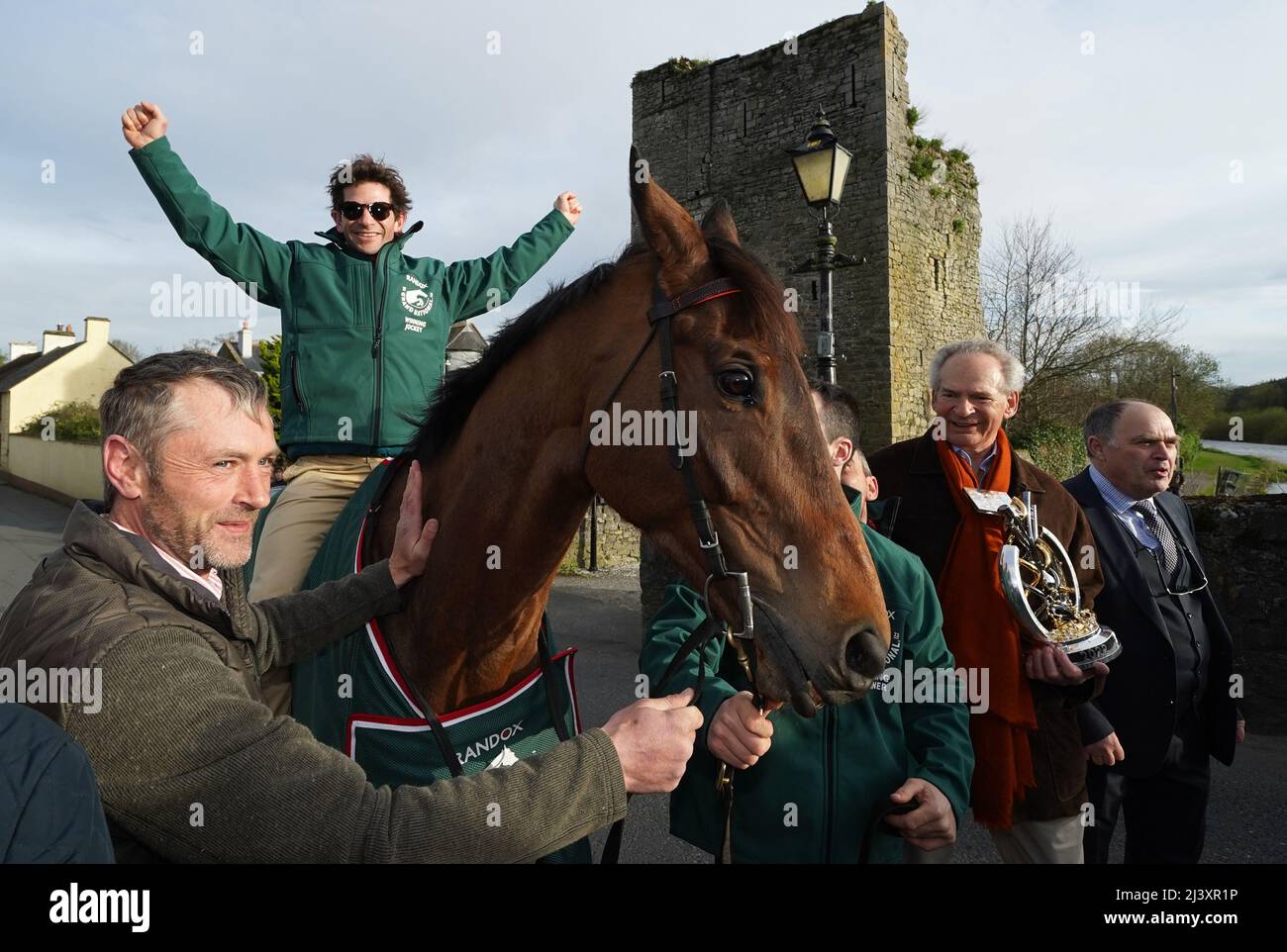 Sam Waley-Cohen on board Noble Yeats pose for photos outside the Lord ...
