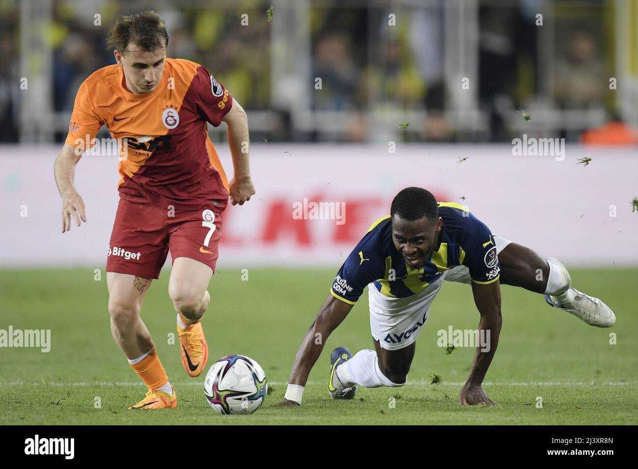 ISTANBUL - (lr) Kerem Akturkoglu of Galastaray, Ruhan Arda Aksoy of ...