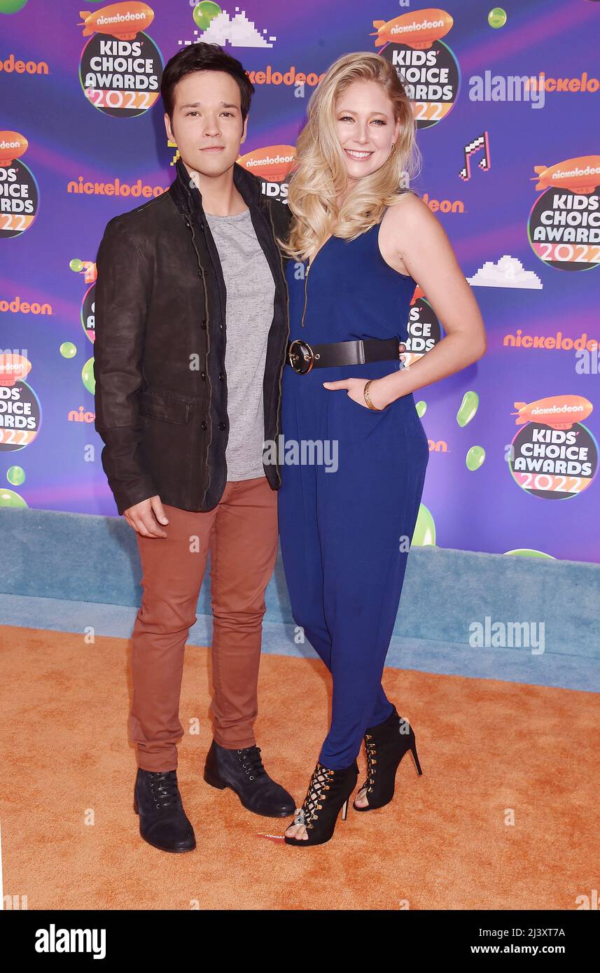 SANTA MONICA, CA - APRIL 09: Nathan Kress, London Elise Kress attends ...