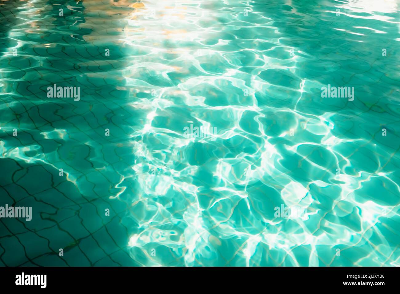 Sunlight on swimming pool hi-res stock photography and images - Alamy