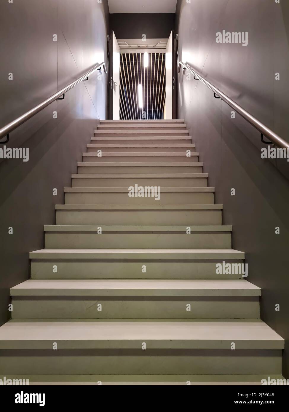 Ascending stairs hi-res stock photography and images - Alamy