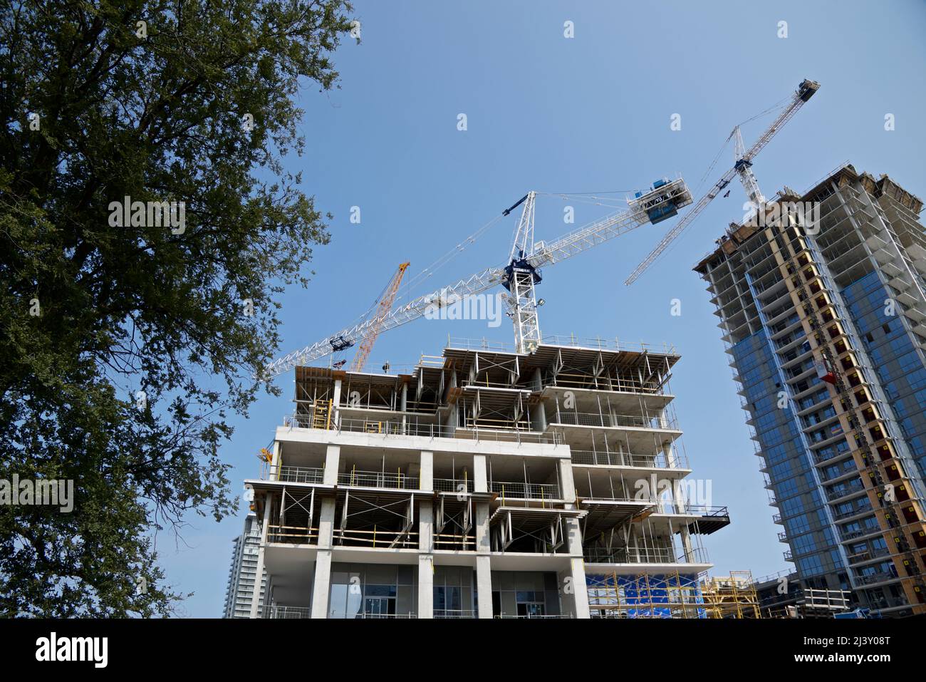 Toronto construction crane hi-res stock photography and images - Alamy