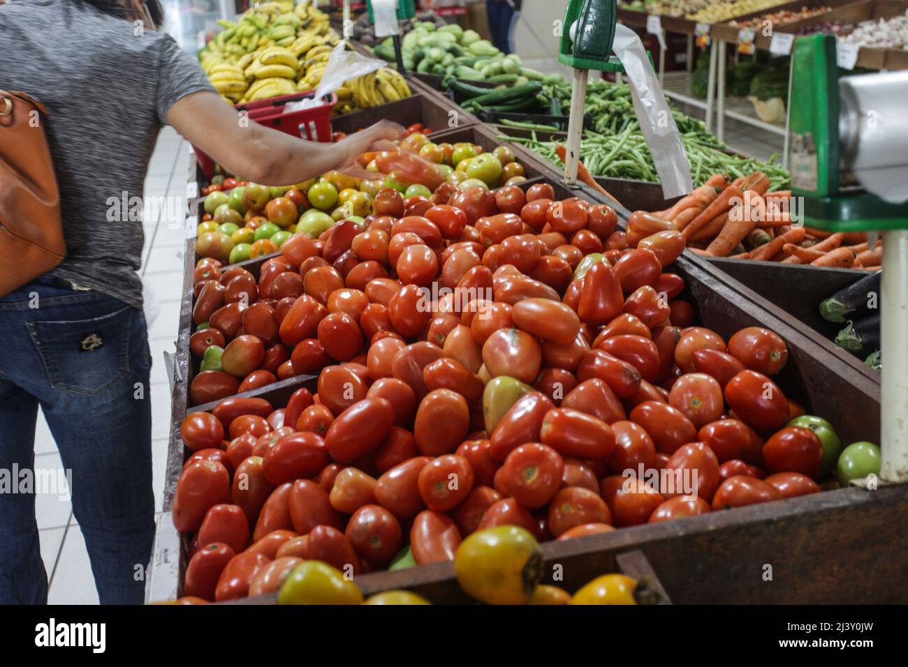 Tomato prices almost doubled in a year, increasing 94.5% in 12 months ...
