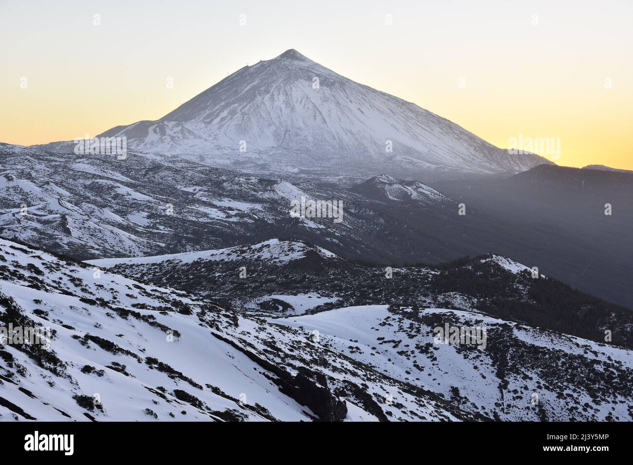 Elevation outline hi-res stock photography and images - Alamy