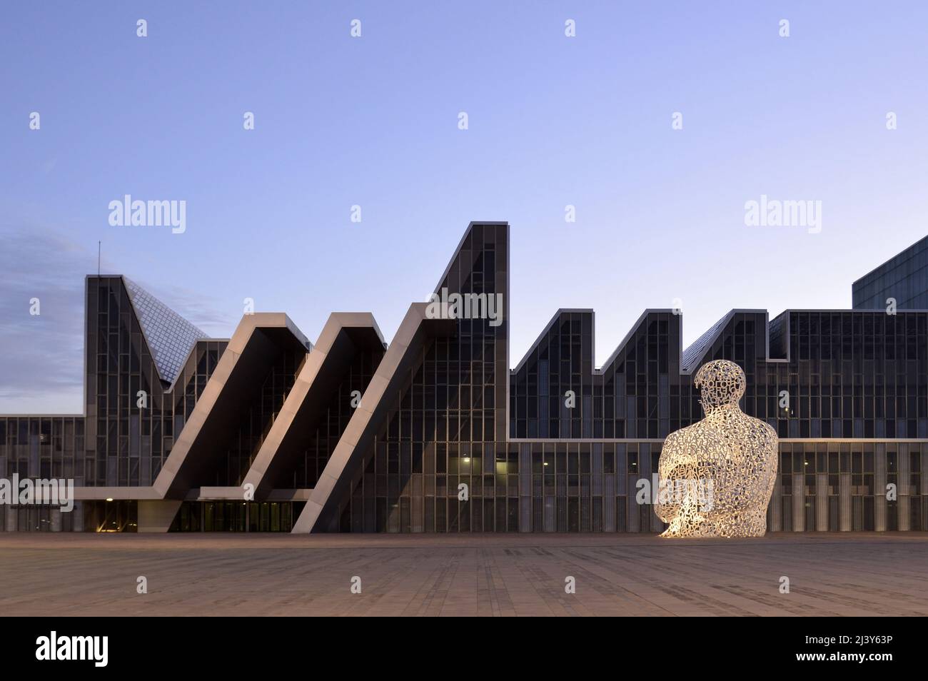 Auditorium And Congress Center Expo 2008, modern building exterior at ...