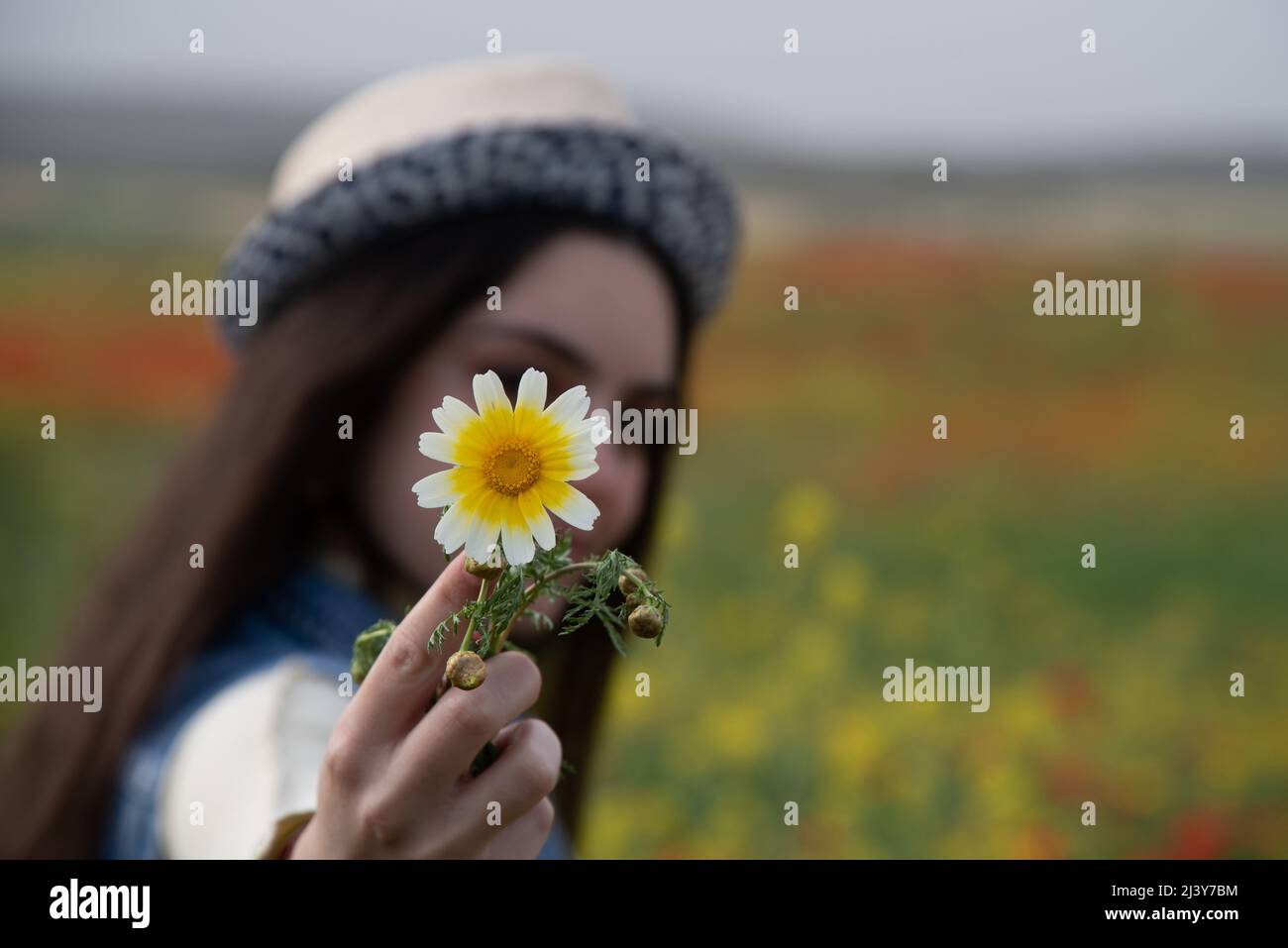 Smiling spring hi-res stock photography and images - Alamy