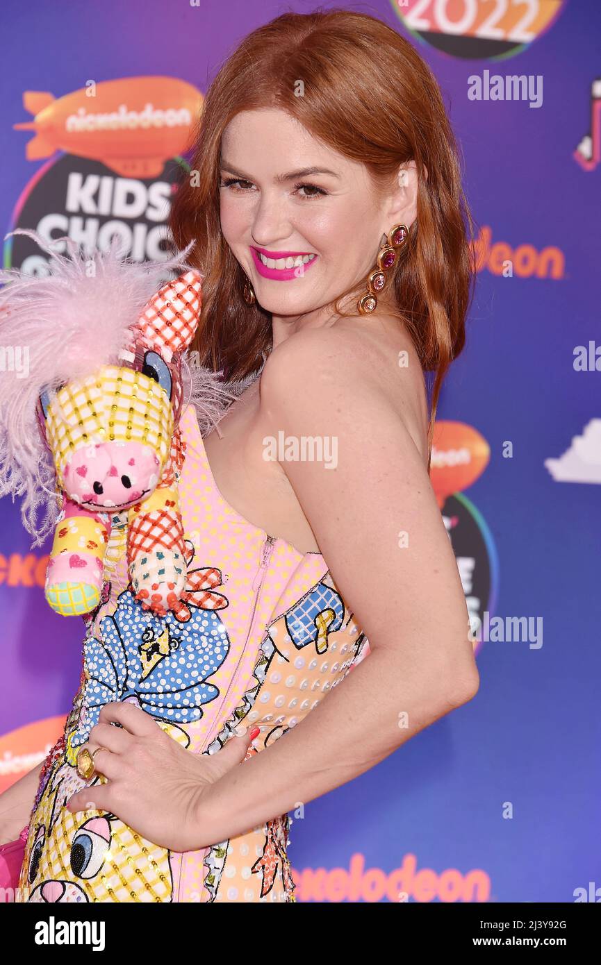 SANTA MONICA, CA - APRIL 09: Isla Fisher attends the 2022 Nickelodeon ...