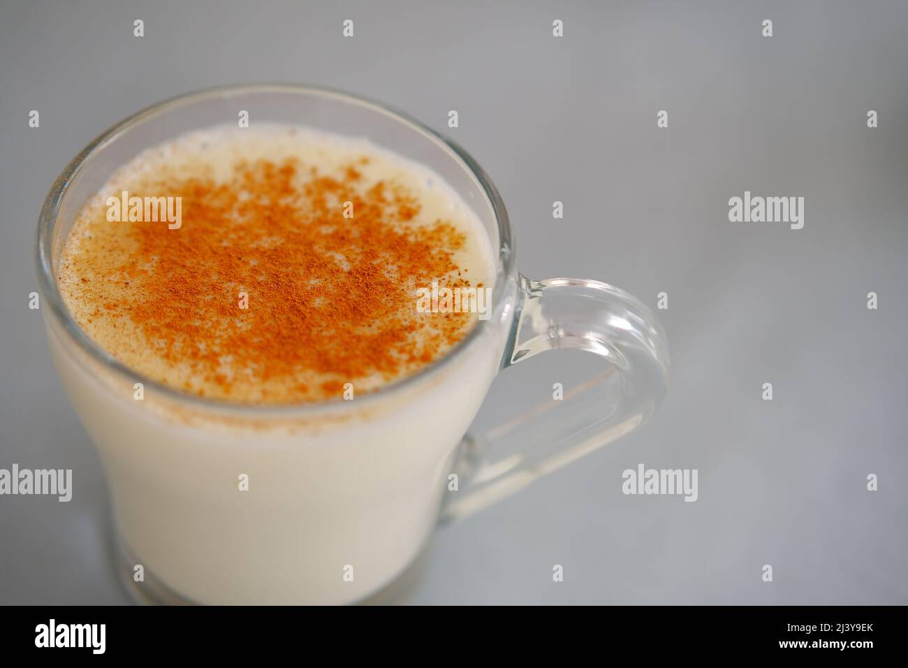 Traditional Turkish hot beverage salep or Sahlep Stock Photo - Alamy