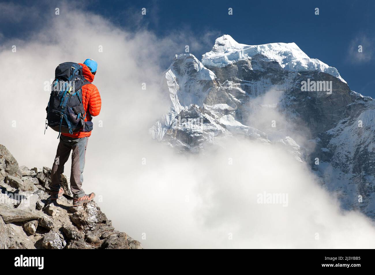 Himalaya mountain hi-res stock photography and images - Alamy