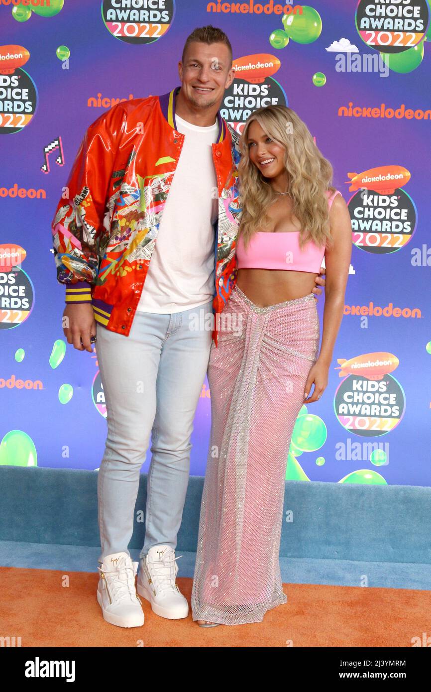 LOS ANGELES - APR 9: Rob Gronkowski, Camille Kostek at the 2022 Kids ...