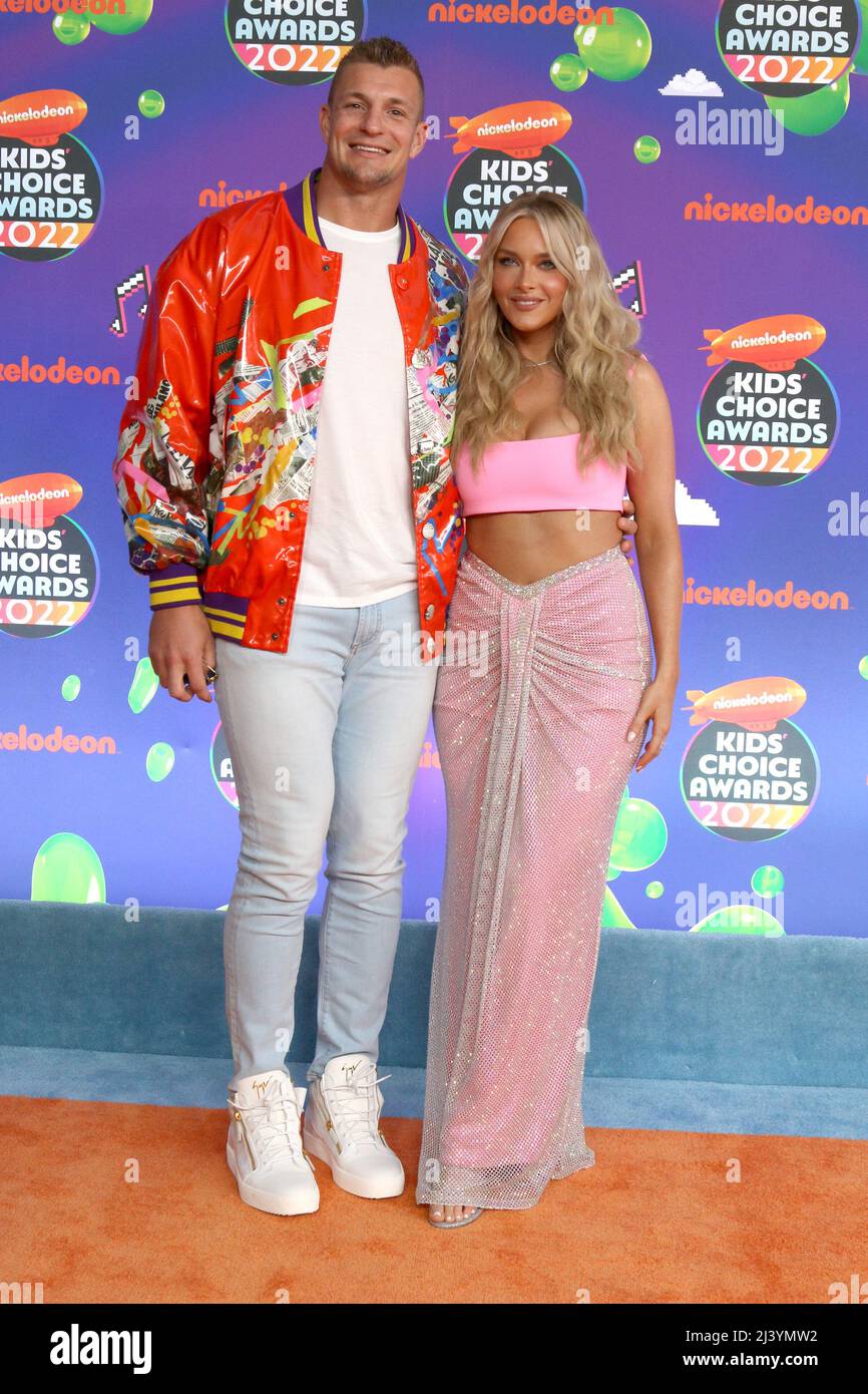 LOS ANGELES - APR 9: Rob Gronkowski, Camille Kostek at the 2022 Kids ...
