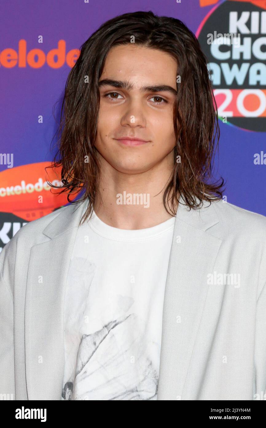 LOS ANGELES - APR 9: Luca Luhan at the 2022 Kids Choice Awards at ...