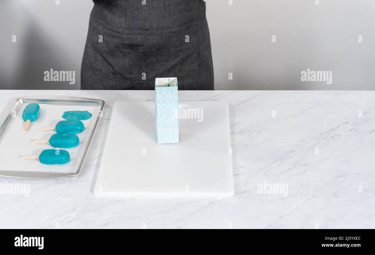 Cakesicles hi-res stock photography and images - Alamy