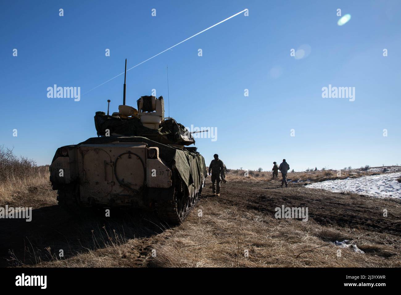 U.S. Army Soldiers assigned to 2nd Battalion, 34th Armored Regiment ...