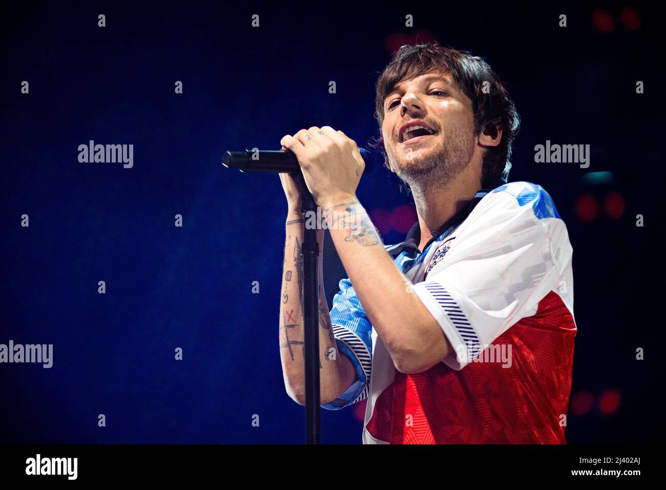 Louis tomlinson hi-res stock photography and images - Alamy