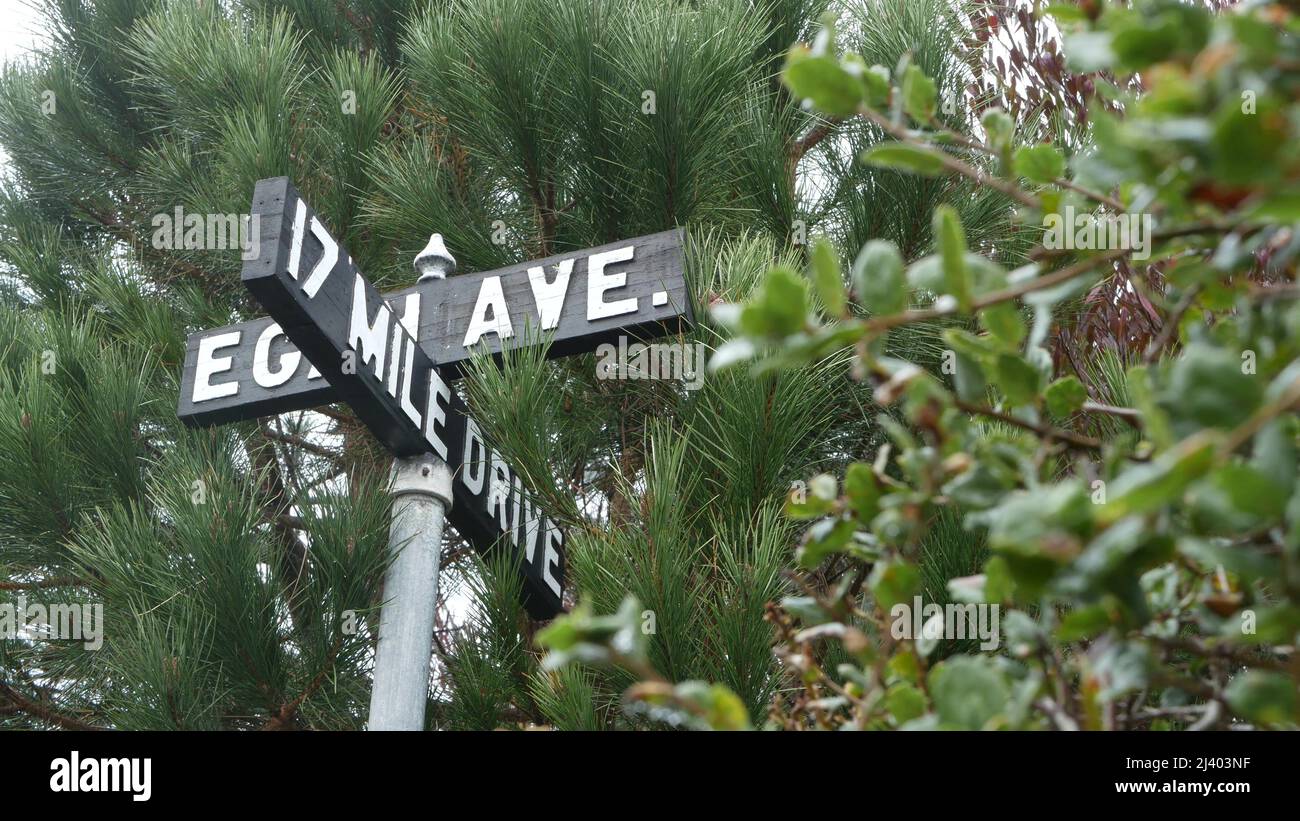 Scenic 17-mile drive wooden road sign, Monterey peninsula, Big Sur ...