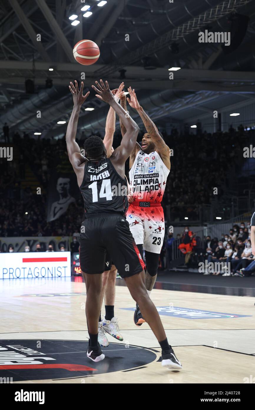 Malcolm Delaney (Armani Exchange Milano) (R) thwarted by Mouhammadou ...