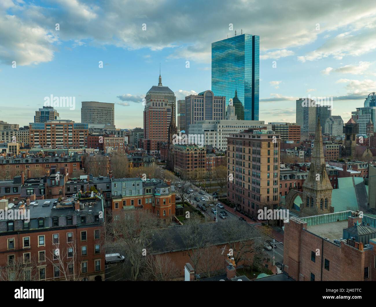 Hihg rise hi-res stock photography and images - Alamy