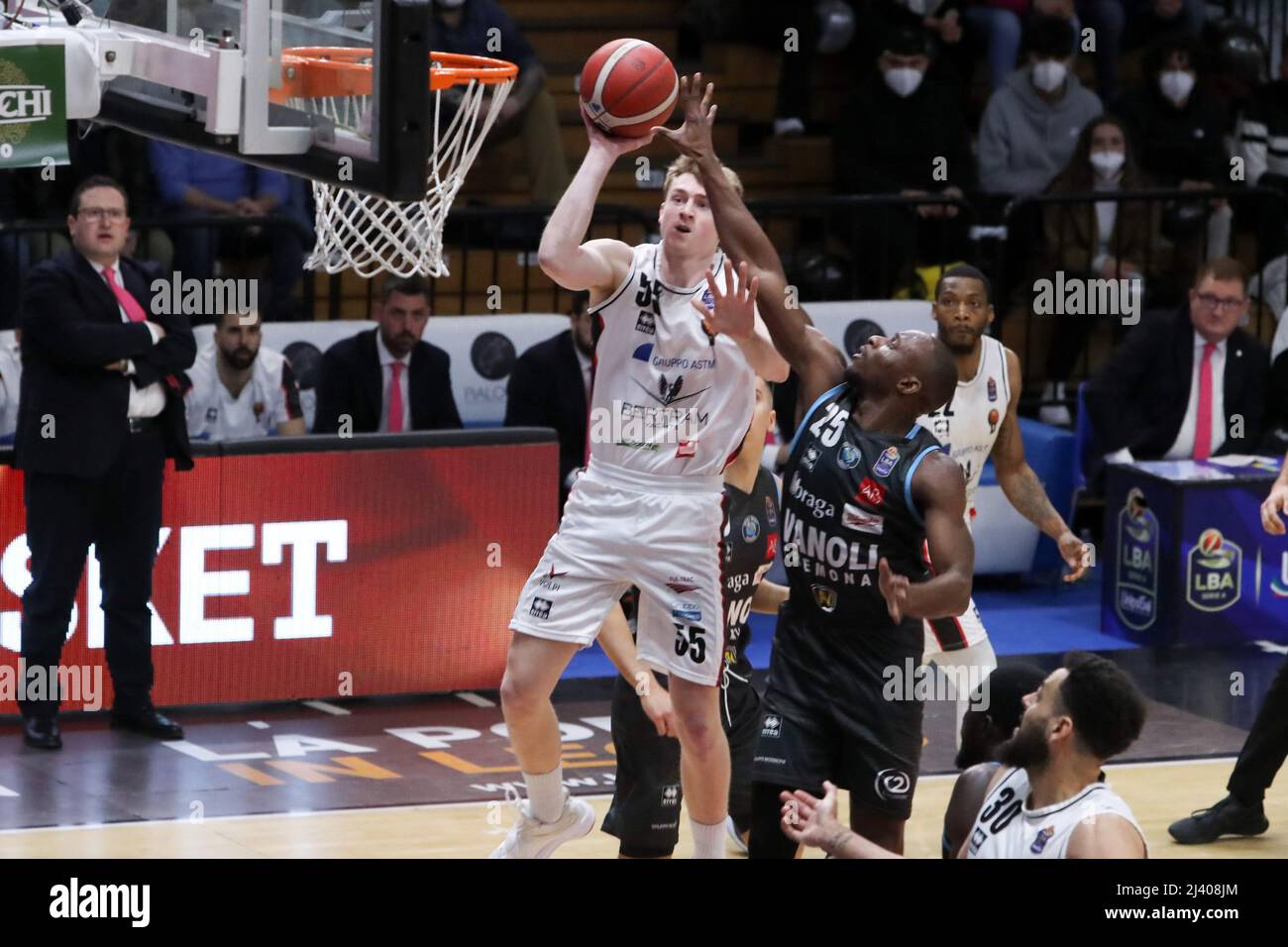 Jonathan Macura (Bertram Yachts Tortona) during Vanoli Basket Cremona ...