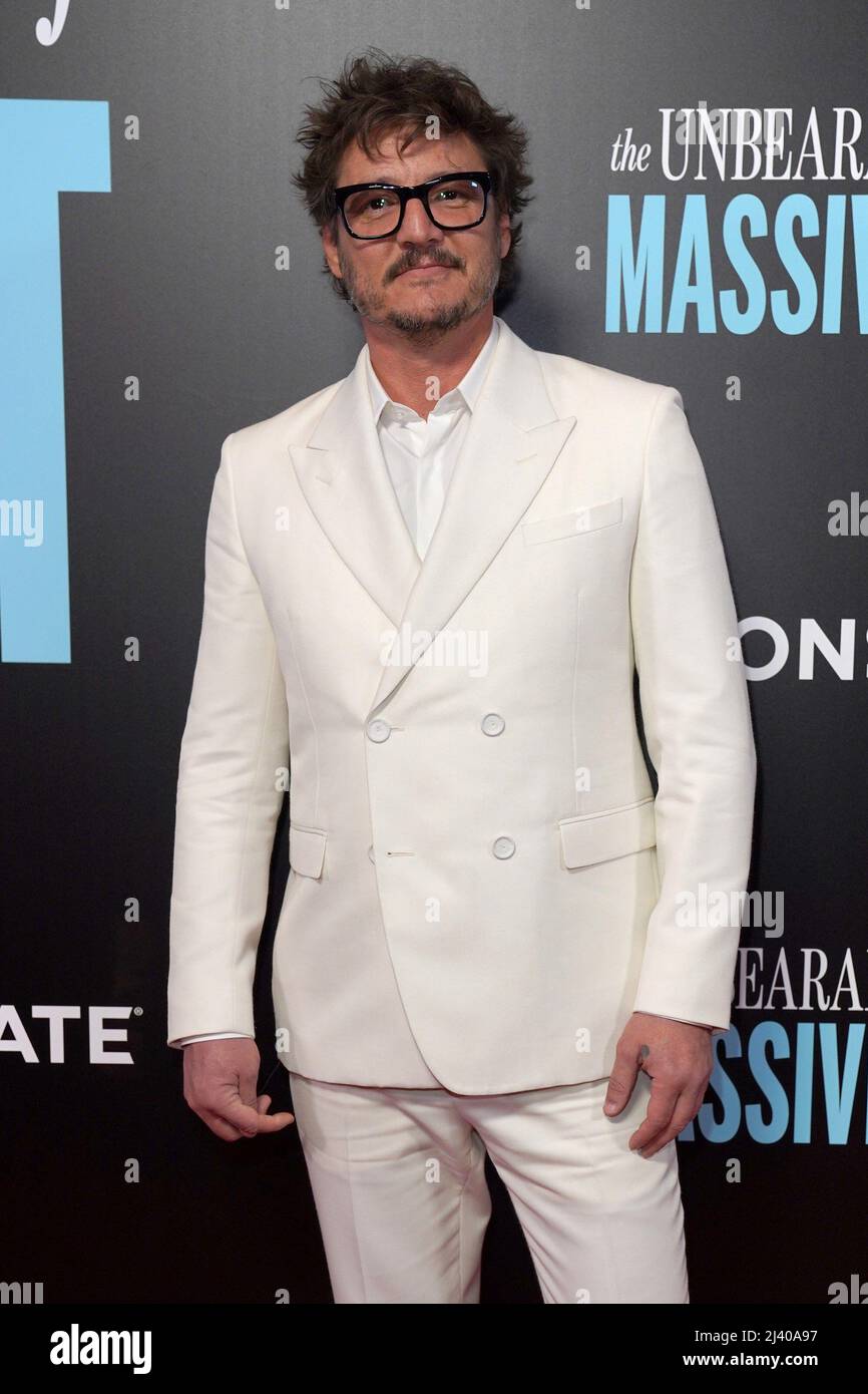 Pedro pascal 2022 hi-res stock photography and images - Alamy