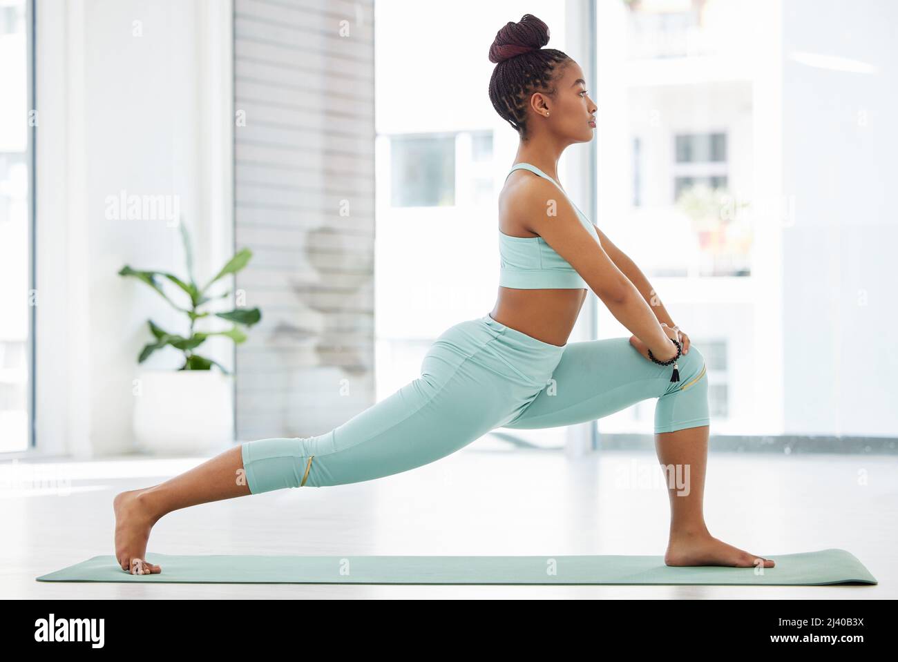 Fullbody pose hi-res stock photography and images - Alamy