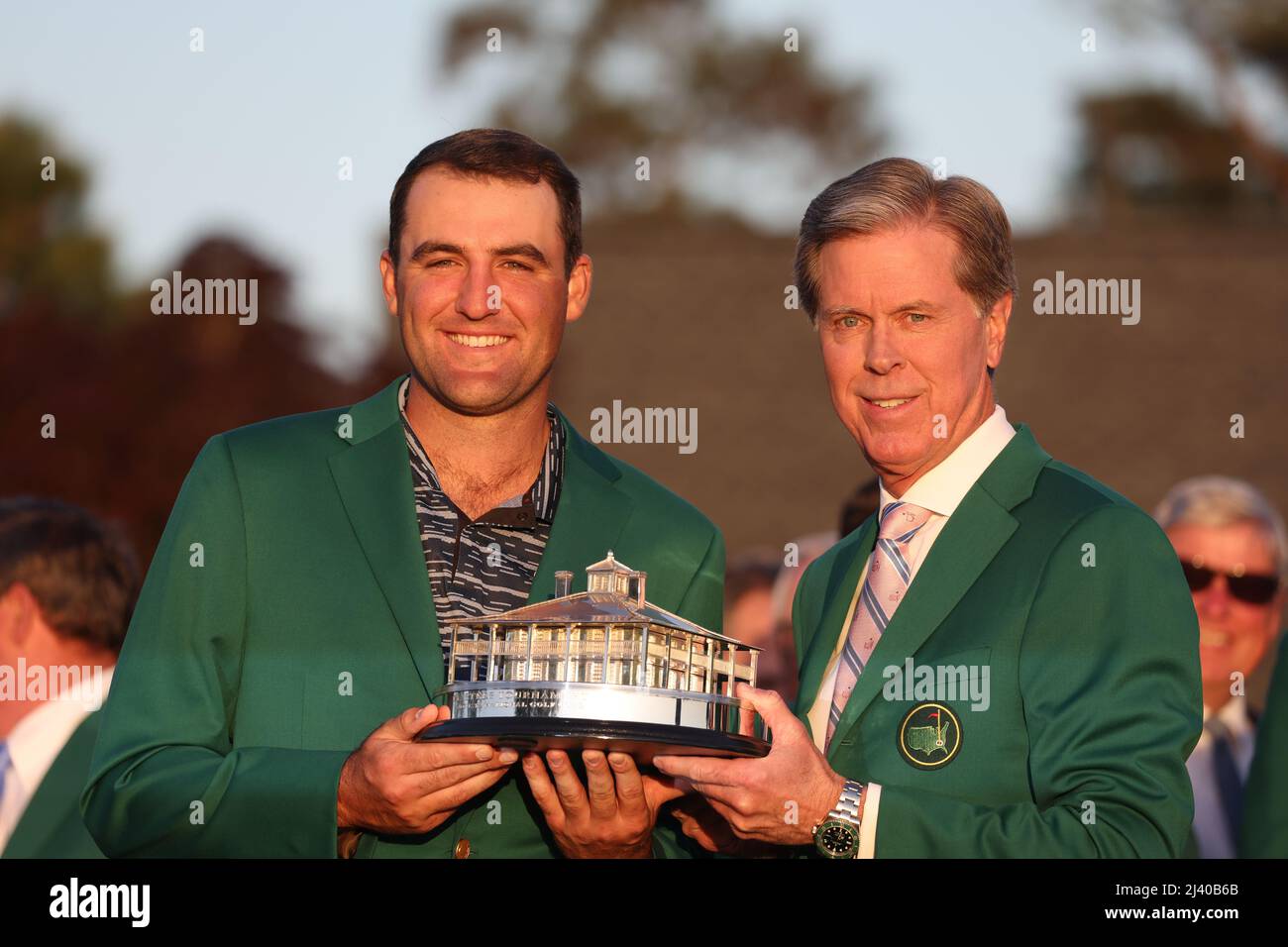 Augusta, Georgia, USA . 10th April, 2022. Masters champion Scottie ...