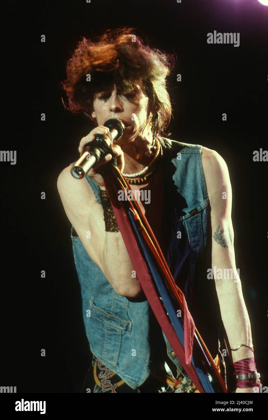Steven Tyler 1980 Steven Tyler Performing At The Tobin Center In