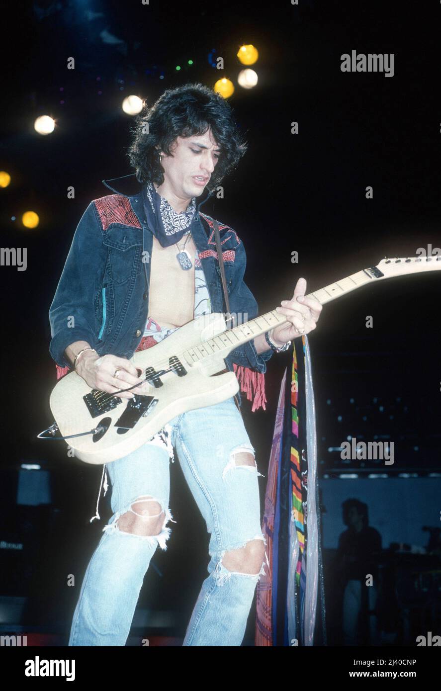Joe perry 1986 hi-res stock photography and images - Alamy