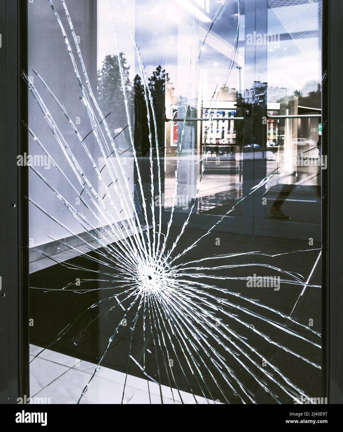 Bullet hole window hi-res stock photography and images - Alamy