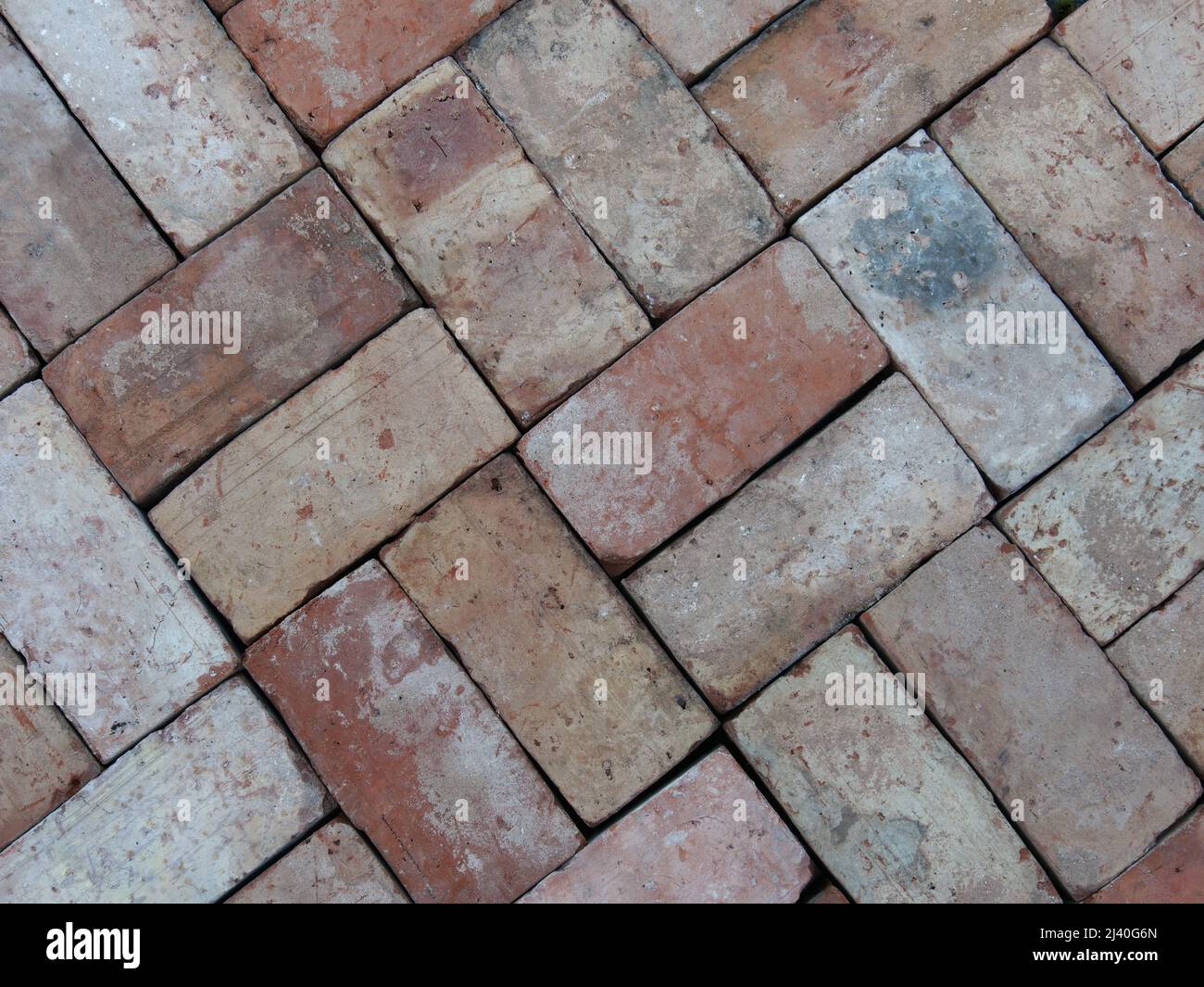Reclaimed brick path hi-res stock photography and images - Alamy