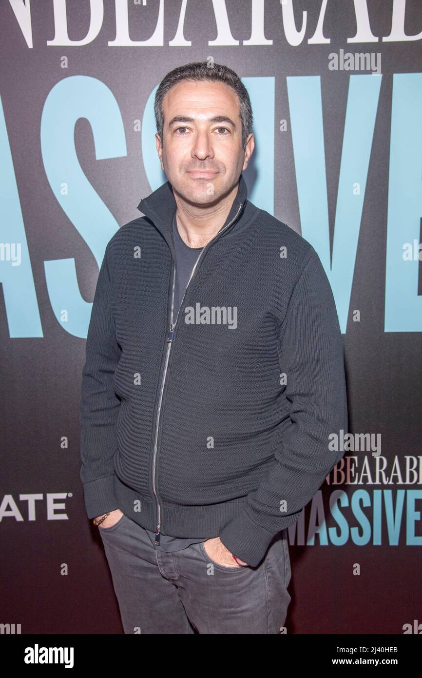 NEW YORK, NEW YORK - APRIL 10: David Alan Basche attends "The ...