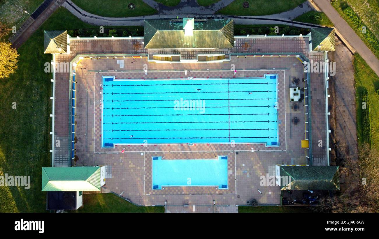 Peterborough, UK. 08th Apr, 2022. Early morning swimmers enjoy a dip in ...