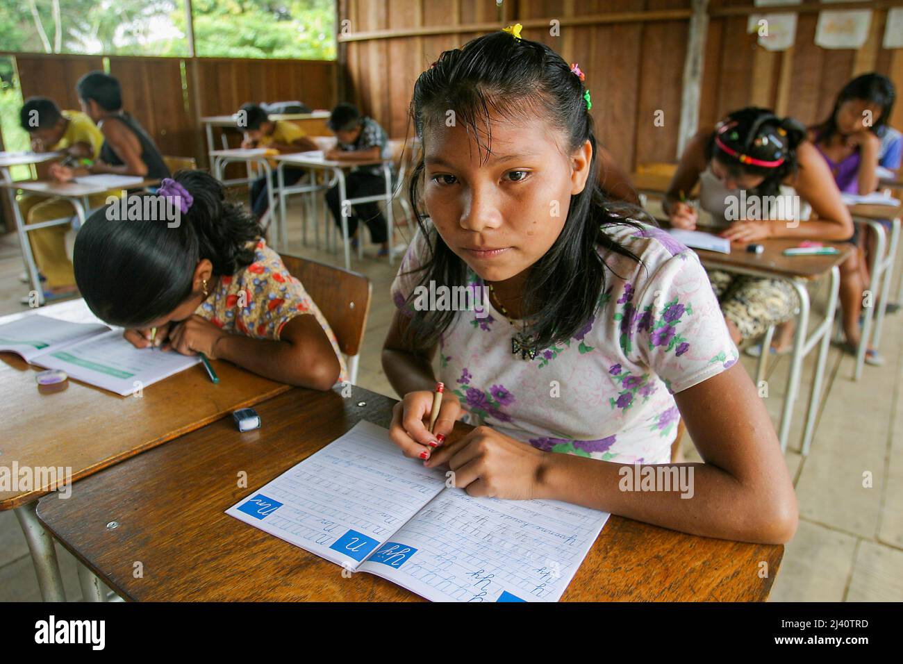 Surinam, children from the Trio indian tribe in the Amazon village Tepu ...