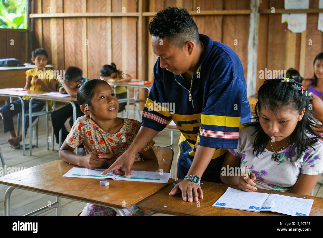 Surinam, children from the Trio indian tribe in the Amazon village Tepu ...