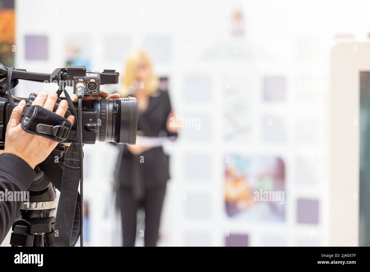 Studio briefing hi-res stock photography and images - Alamy